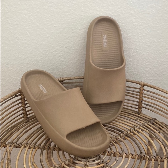 Shoes | Stylish Tan Slide Sandals | Poshmark